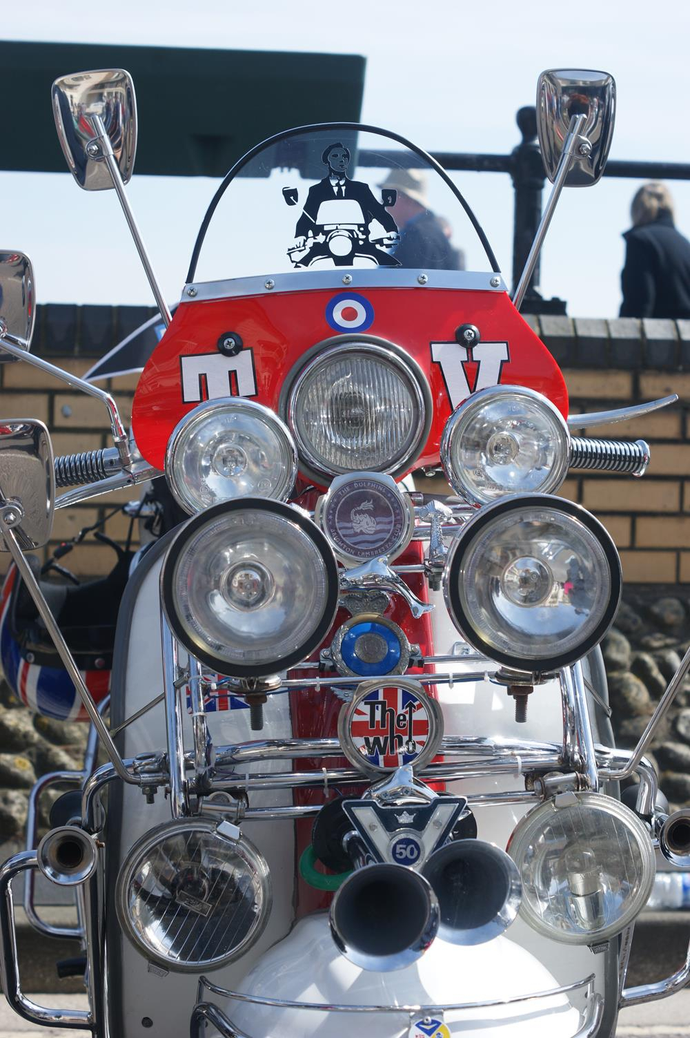 Mod scooters : 60s style classic Vespa and Lambretta scooters
