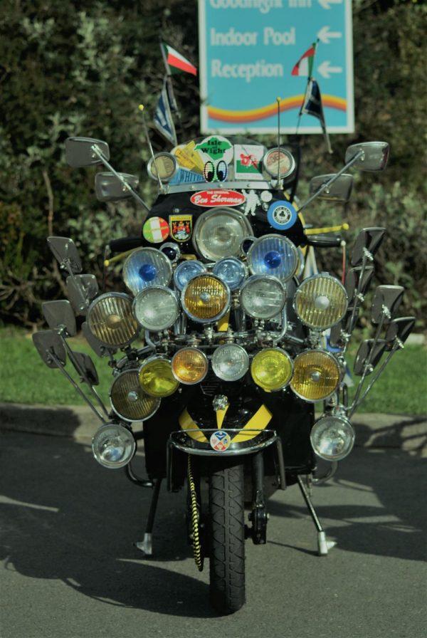 Mod scooters : 60s style classic Vespa and Lambretta scooters